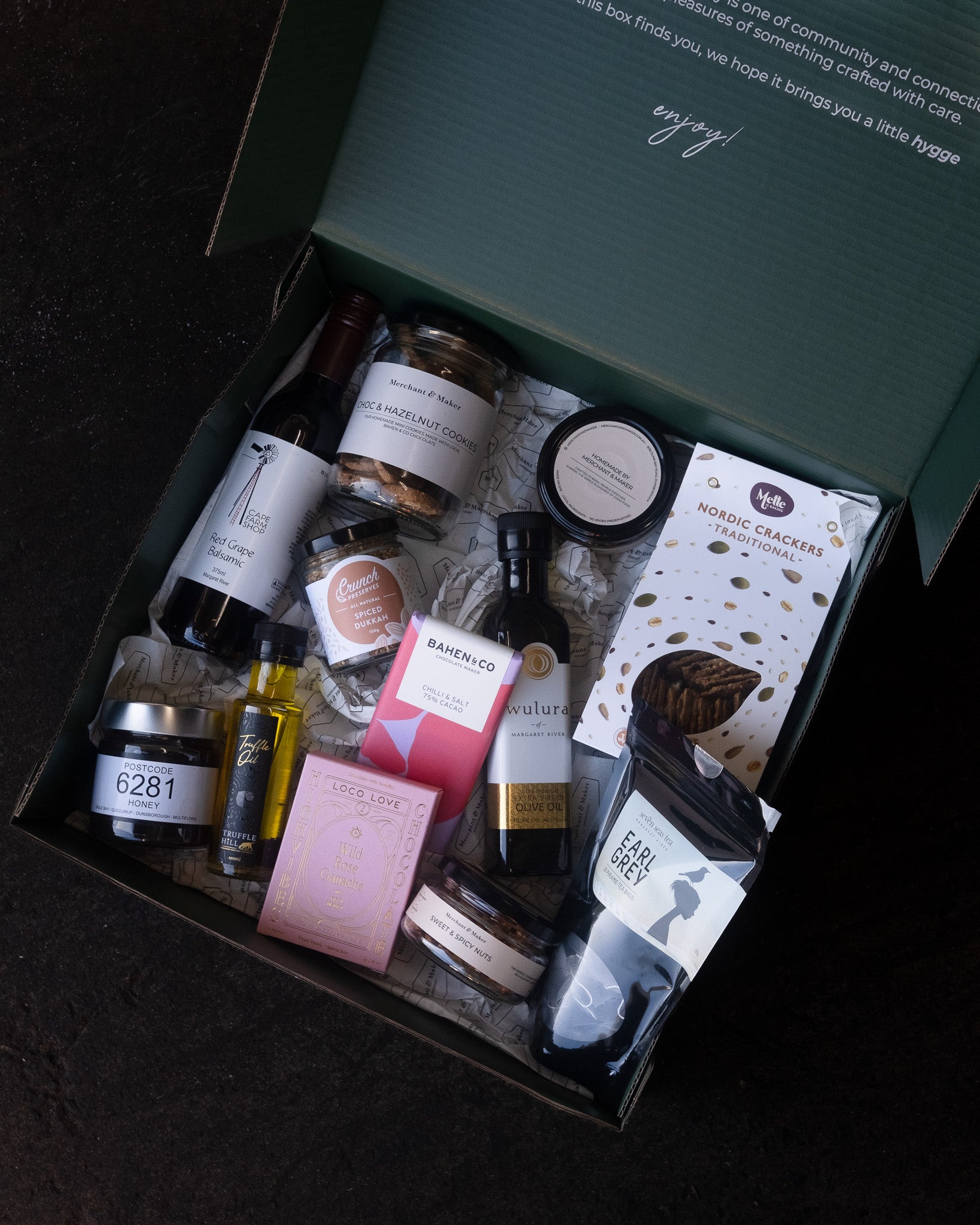 Deluxe Corporate Gift Hamper – Merchant and Maker